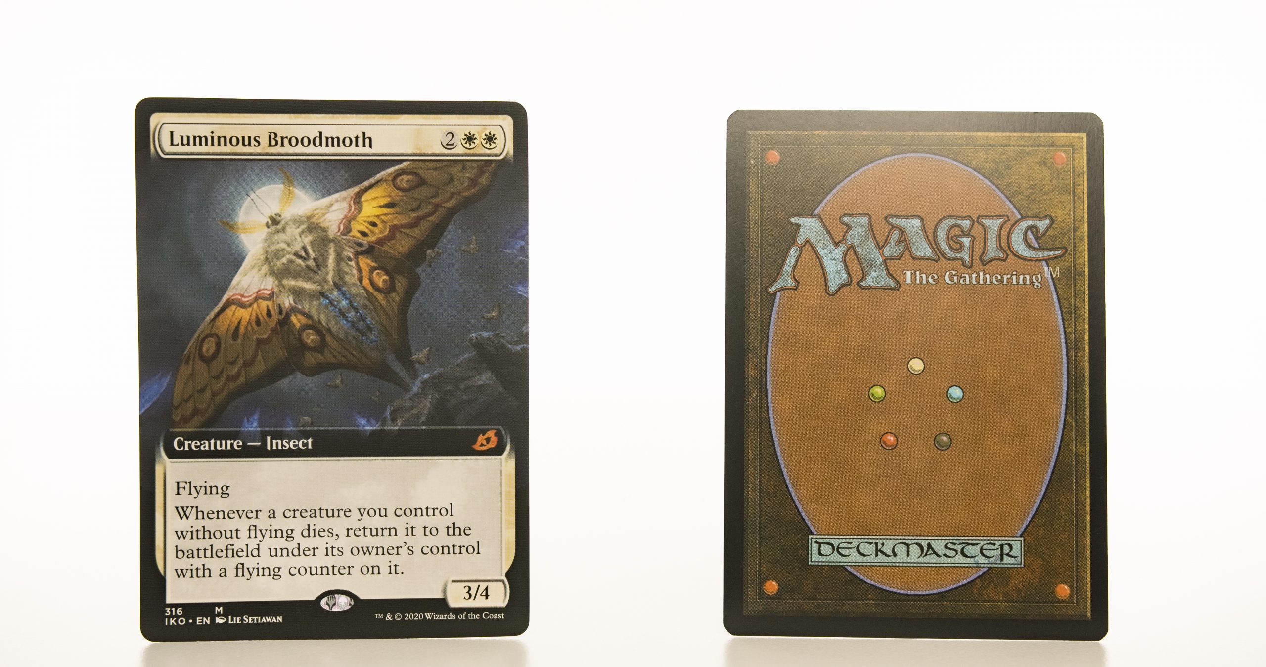 Luminous Broodmoth Full Art Ikoria: Lair of Behemoths (IKO) hologram ...